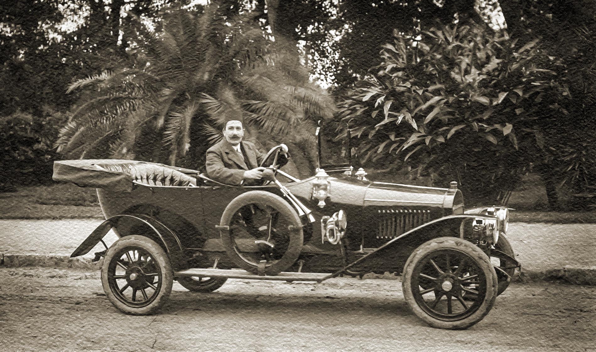 Laurin & Klement S series: The first high-volume model from Mladá ...